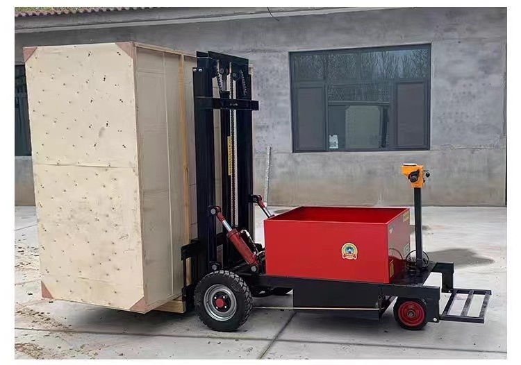 Fully electric three-wheel stacker